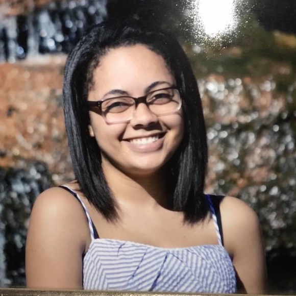 Sharisse's Closet (@shariss3) | Poshmark